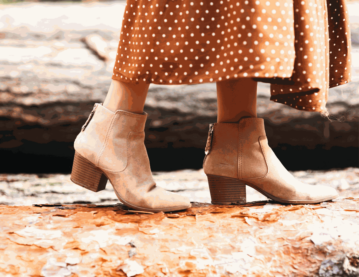 Shoes/Footwear – The Family Consignment Store